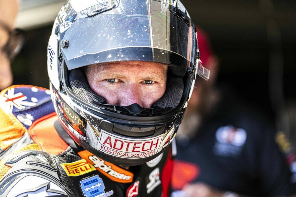 Australian Superbike: Waters P1, Travis Wyman P21 In Practice At ...