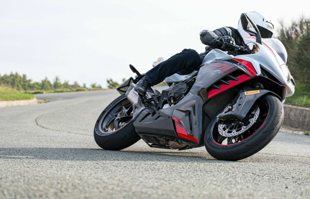 Pirelli Unveils Its New Diablo Supercorsa SC & SP Tires - Roadracing ...