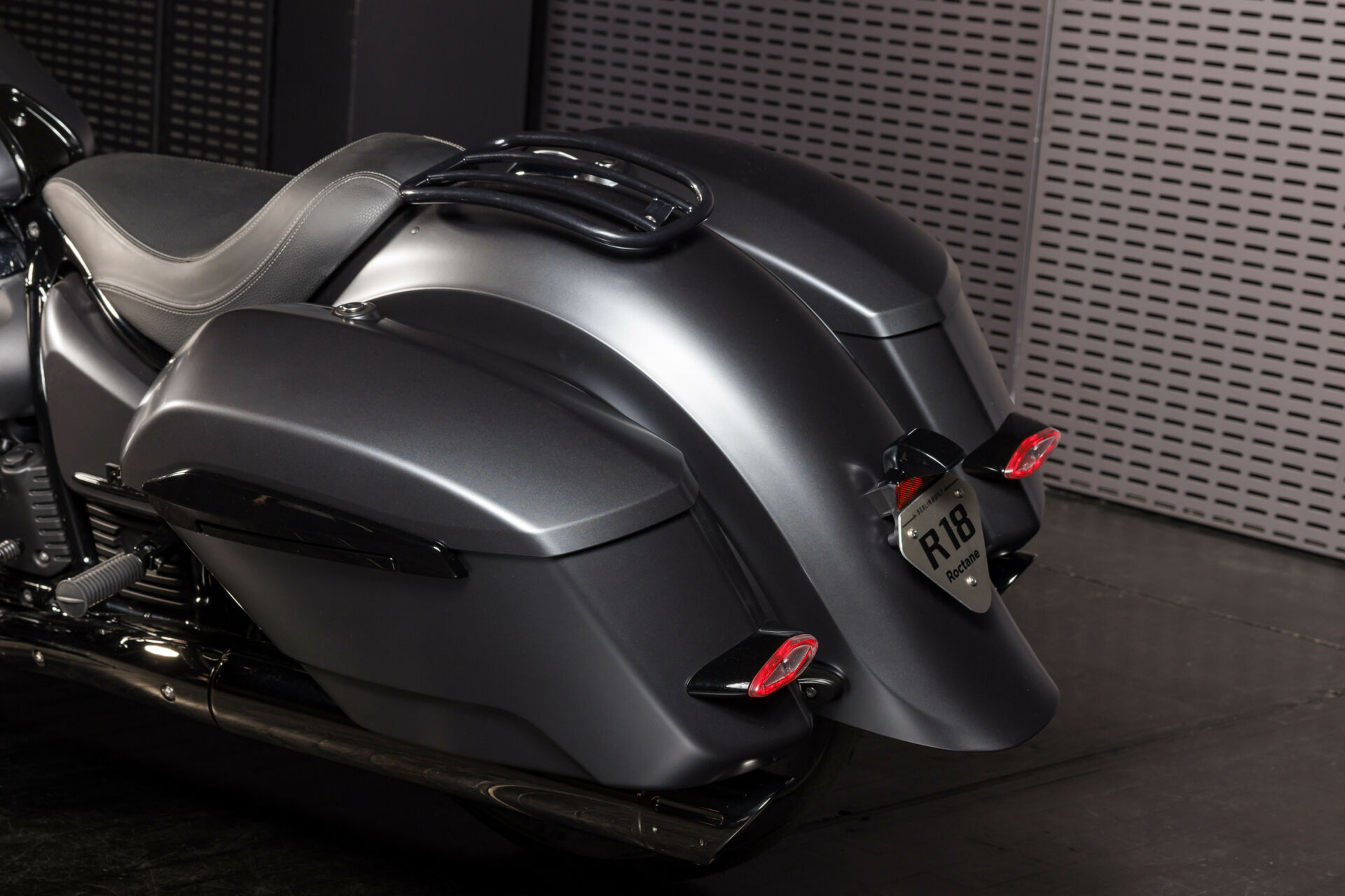 BMW Unleashes R 18 Roctane Cruiser - Roadracing World Magazine ...