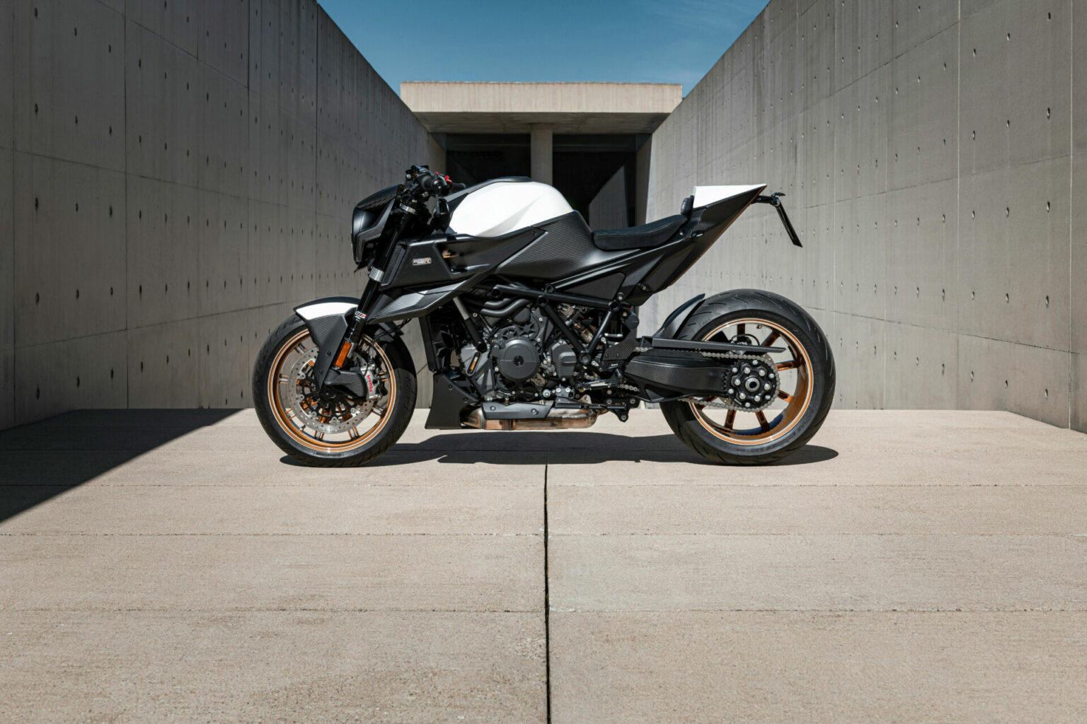 Limited-Production Brabus 1300 R Masterpiece Edition Debuts ...