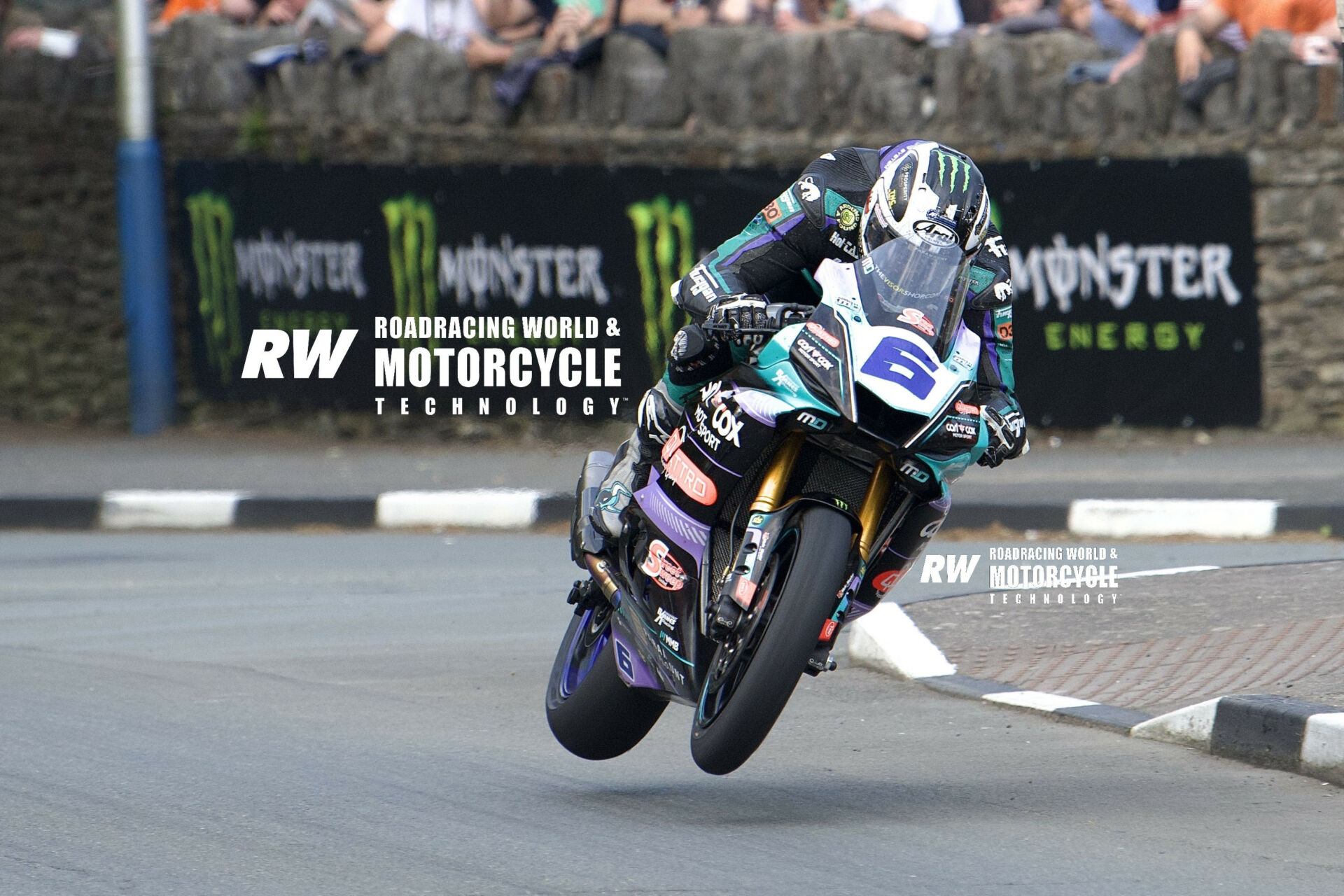 Isle Of Man TT: Supersport TT Race One Report - Roadracing World ...