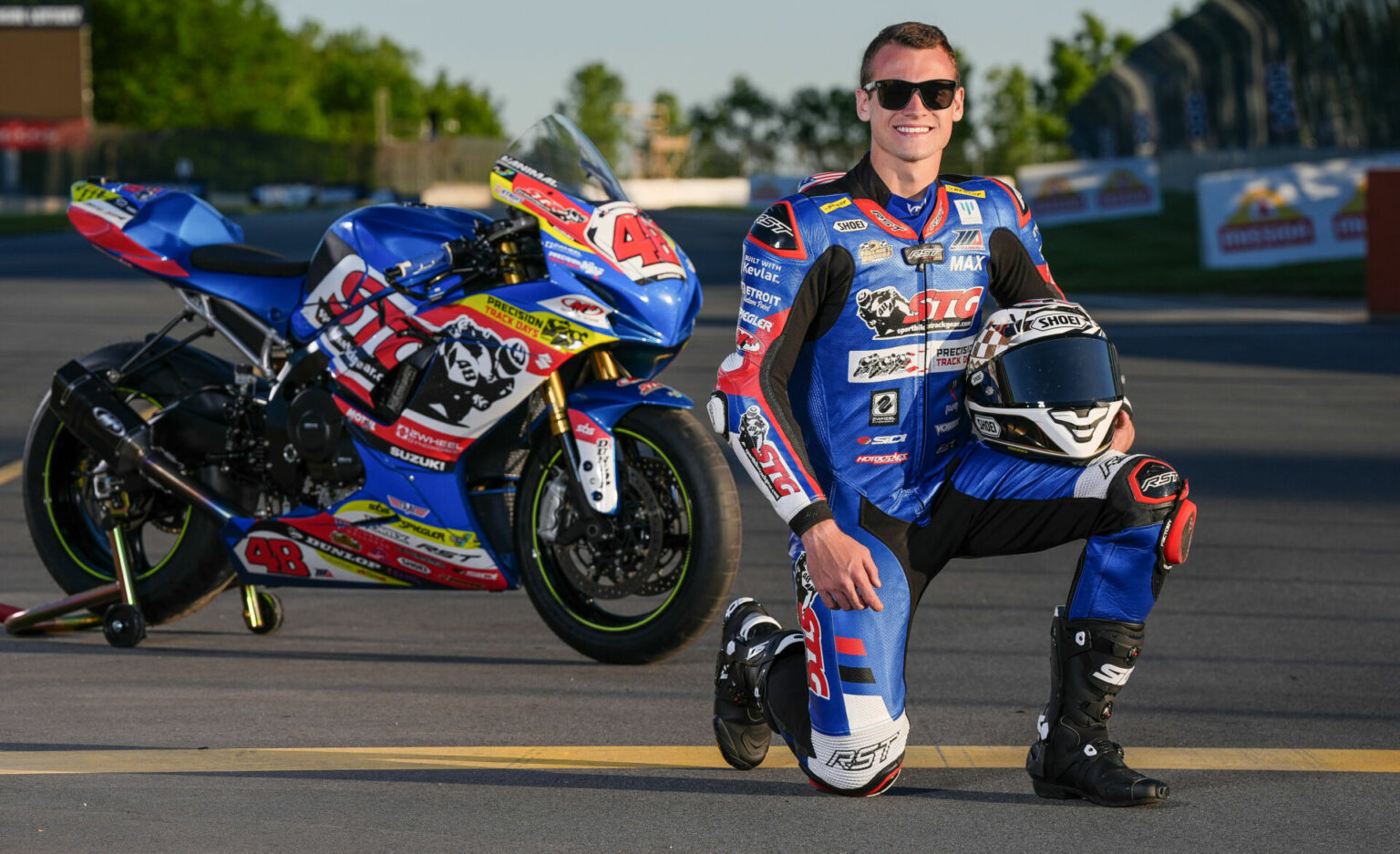 MotoAmerica Racer Max Van Acquires Racer Gloves USA - Roadracing World ...