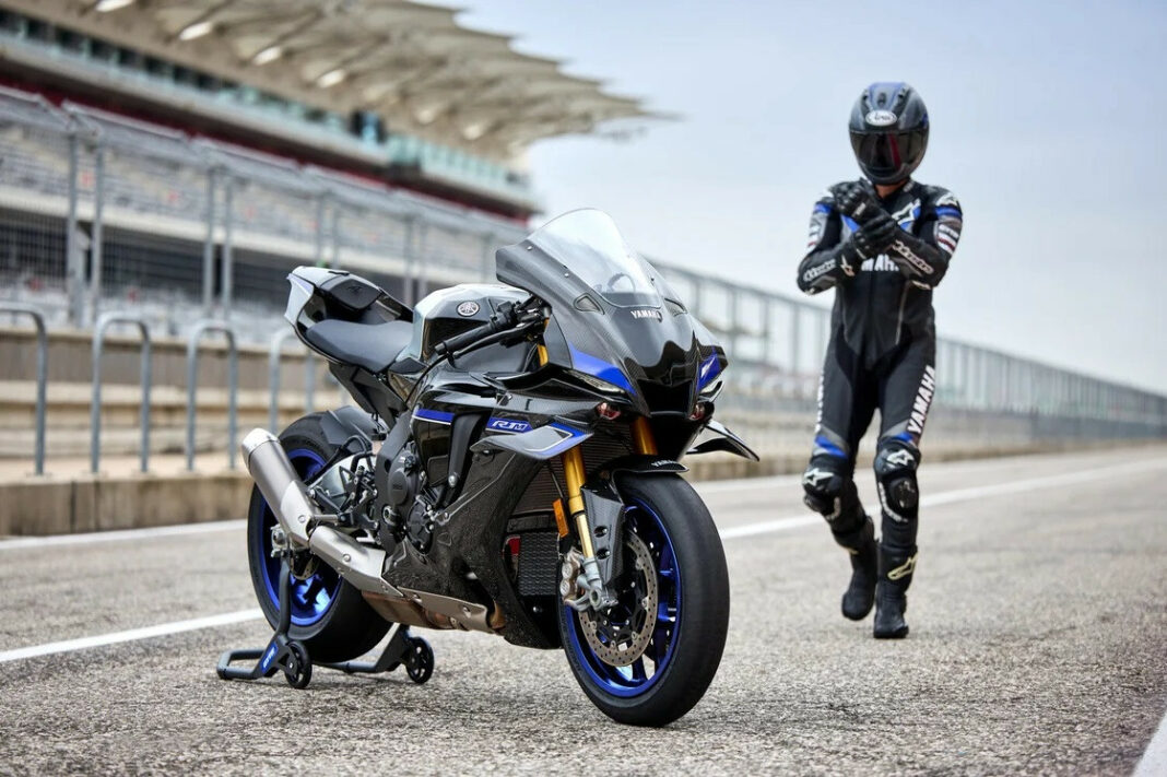 2025 Yamaha YZF-R1 Streetbike Gets New Forks, Brakes, And Wings - Roadracing World Magazine ...