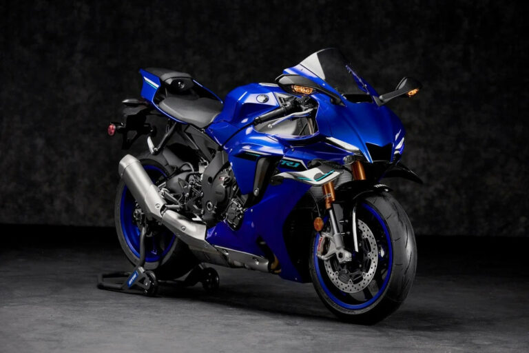 2025 Yamaha YZF-R1 Streetbike Gets New Forks, Brakes, And Wings ...