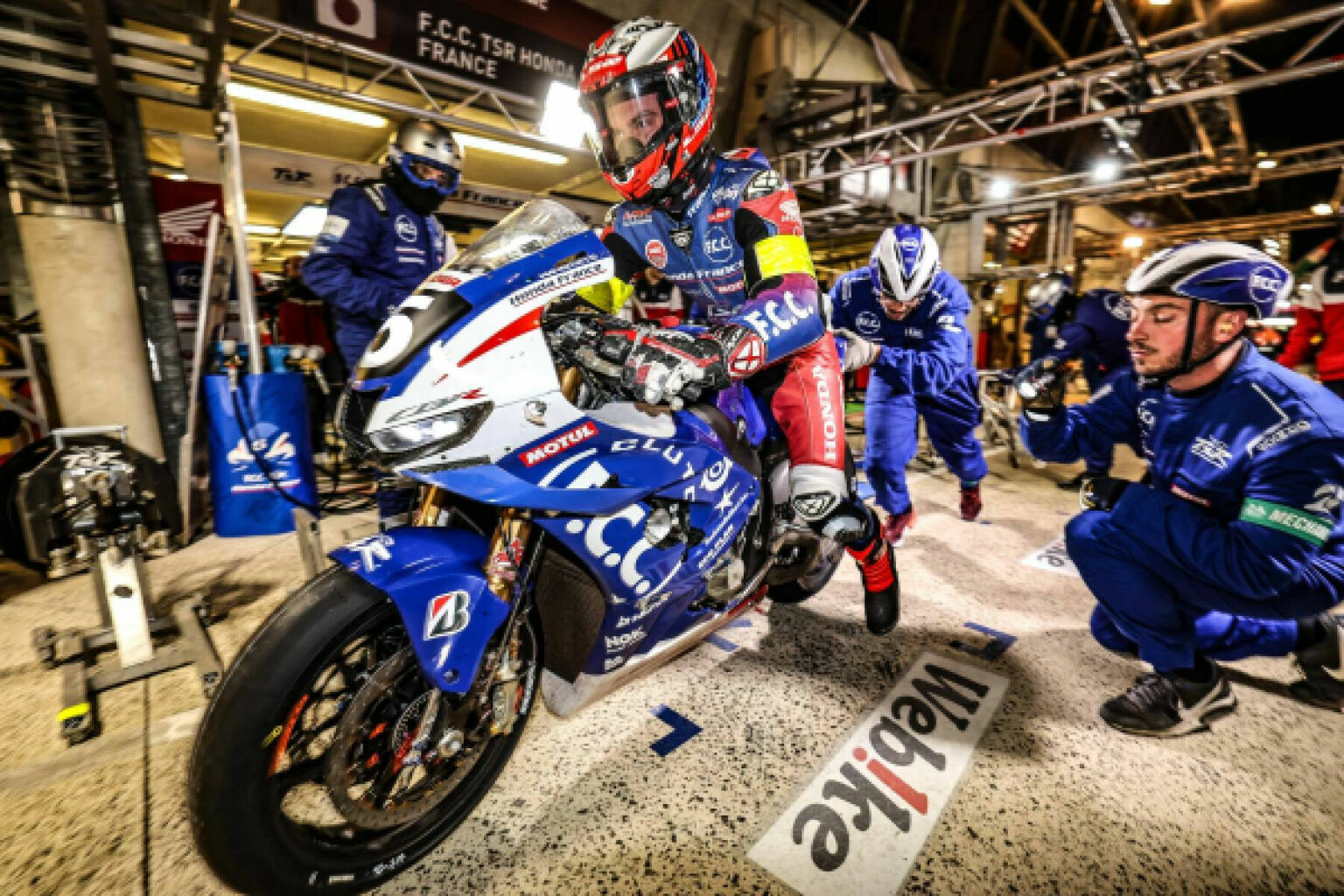 24 Heures Motos : Full Race Report - Roadracing World Magazine ...