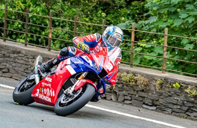 Isle of Man TT: Superstock TT Race 1 Results - Roadracing World ...