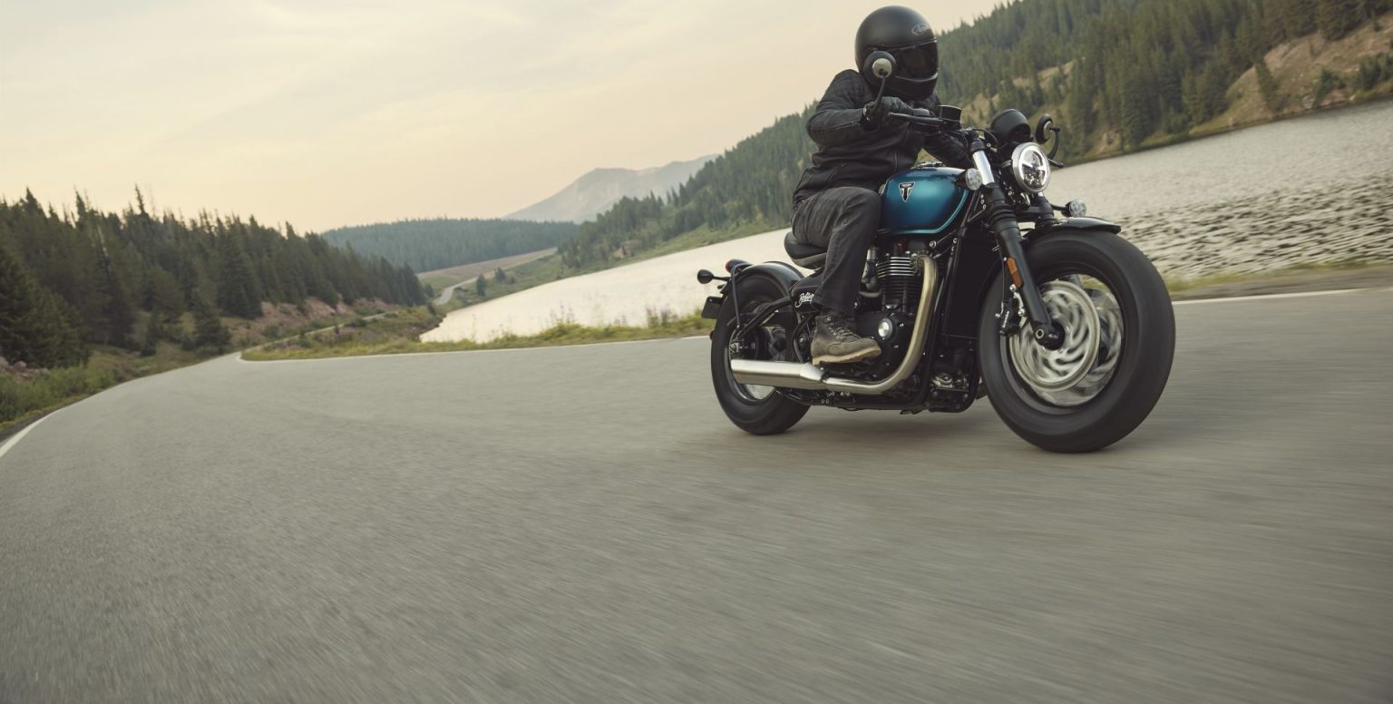 Triumph Unveils The 2026 Bonneville Bobber - Roadracing World Magazine ...