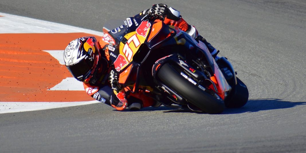 MotoGP: Acosta Fastest In MotoGP Practice At Valencia - Roadracing ...