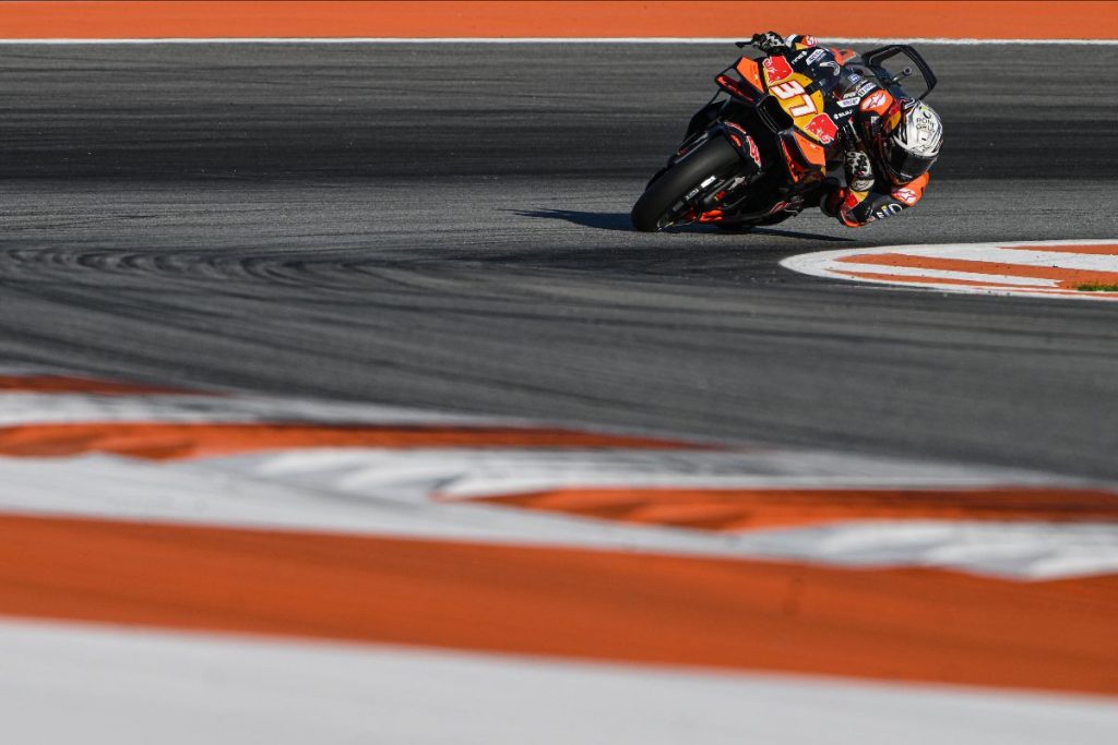 MotoGP Test: Acosta Leads KTM With P5 In Valencia - Roadracing World ...